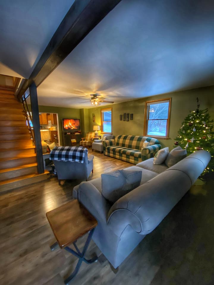 4 Bedroom, 2 Bath, 10 Minutes From Benezette - Moshannon State Forest, Frenchville