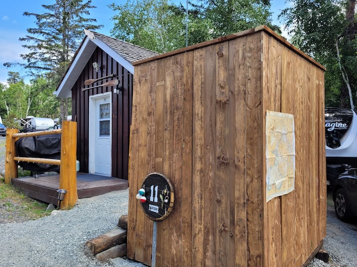 Site 11 Fisher Glamping Bunkie On Small Urban Farm - Kenora