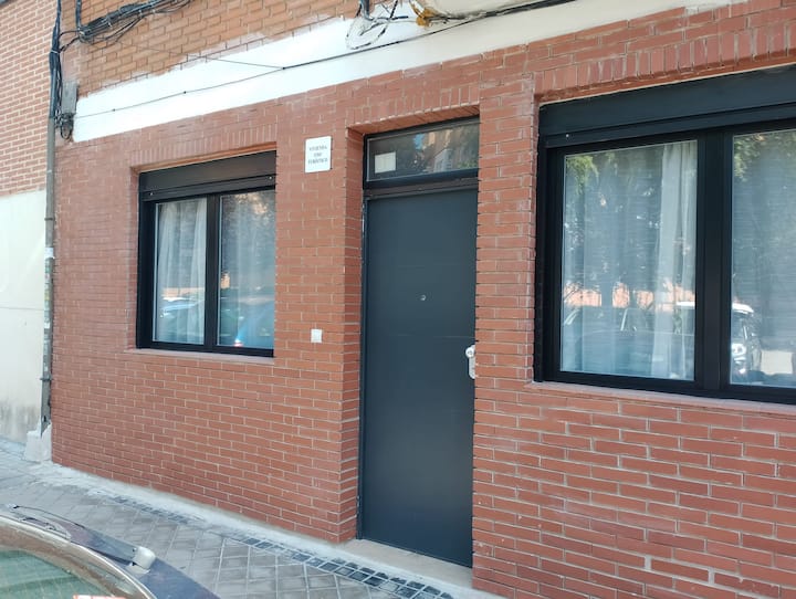 Loft En Madrid Junto Al Metro. - Madrid