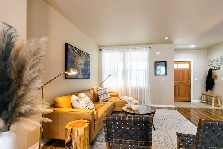 Hiker`s Hideaway 3 Bdrm Townhome, Spacious Layout - Sisters, OR