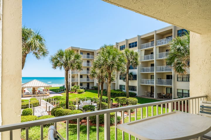 Castle Reef 222 Martini By The Sea! - New Smyrna Beach, FL
