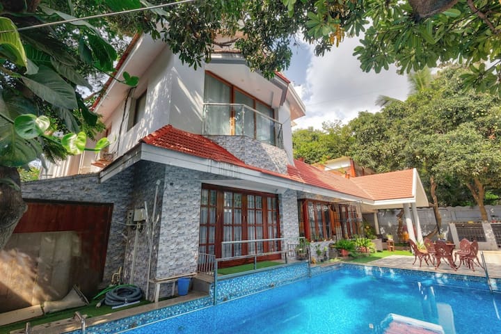 Rangmahal By|stayjade|projector|jacuzzi & Pvt Pool - Bangalore