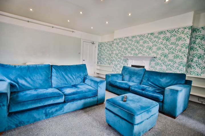 The Penthouse Of Palace Court - Battle