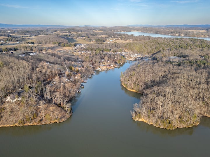 Lakefront Home W/ Private Hot Tub And Dock - Claytor Lake State Park, Dublin