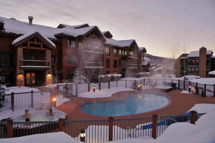 Penthouse Level - Ski Shuttle, Pool & Hot Tubs - Steamboat Springs