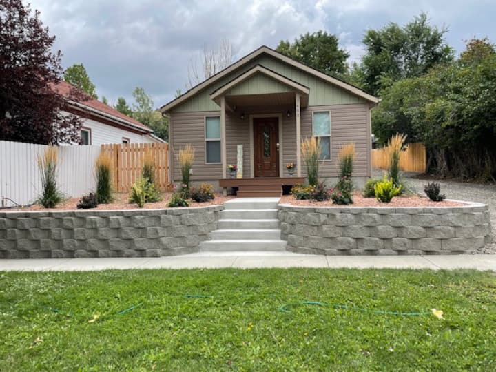 Hillside Cottage- Walk To Downtown Cody! - Cody, WY