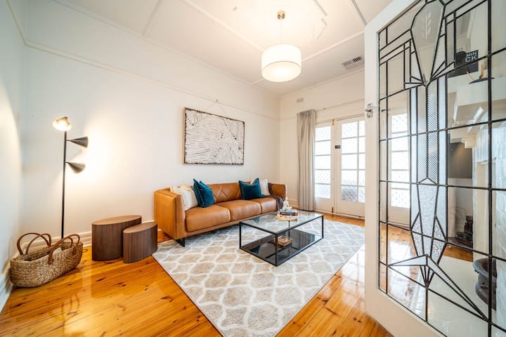 Redgum On Rugless—coastal Charm Near Glenelg Beach - Adelaide