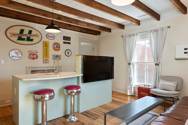 Service Station Apt - Extended Stay-dtwn Belmont - Charlottesville, VA