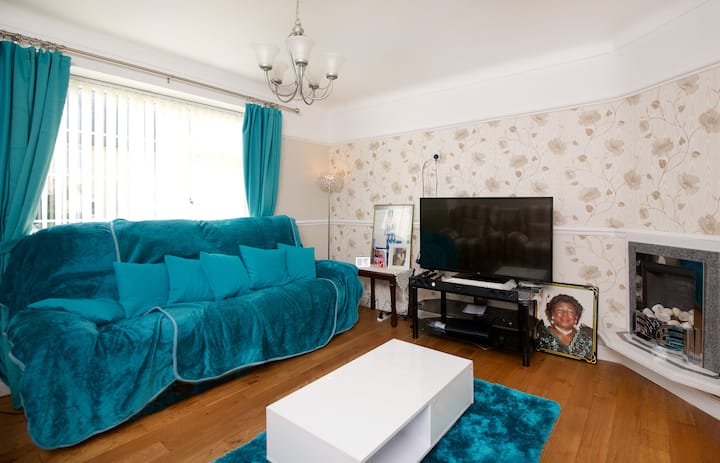 Charming Terraced Family Home With Private Garden - Liverpool John Lennon Airport (LPL)