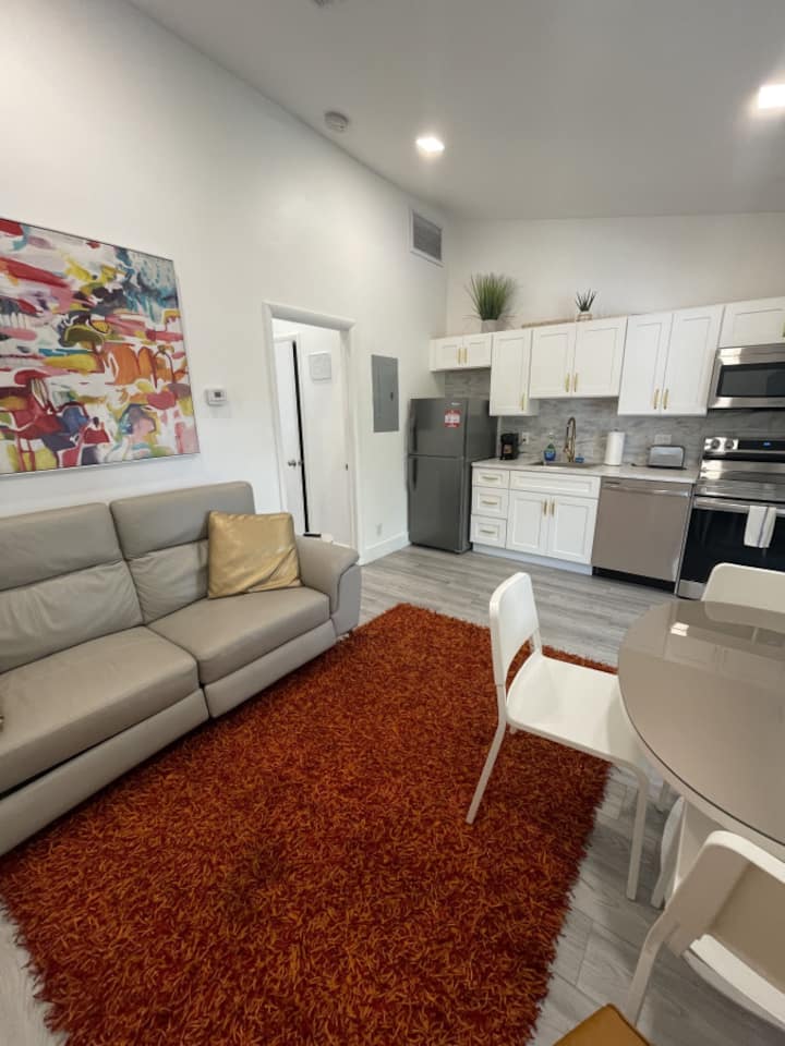 Waterfront 1 Bedroom Unit With Free Parking - Fort Lauderdale, FL