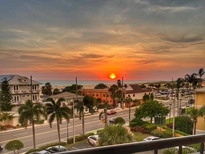 Breathtaking Gulf View ~ 2min To Beach ~ Pool ~ Pk - Treasure Island, FL