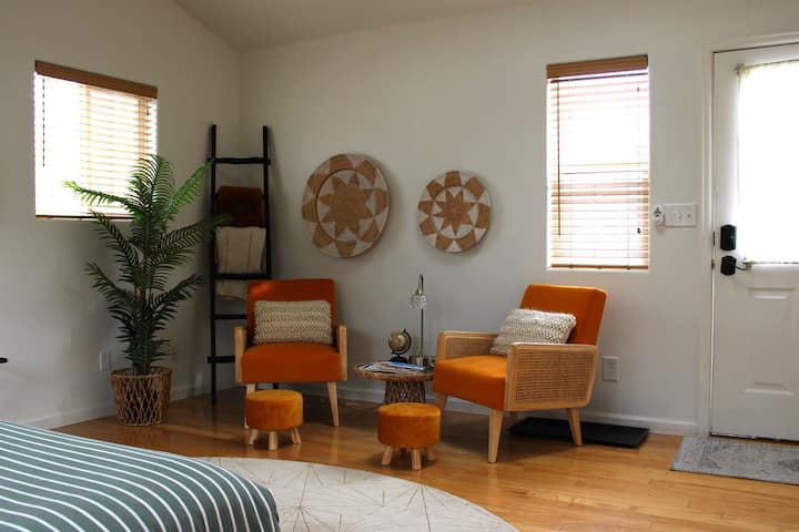 Chic Gj Downtown Boho Studio: Romantic And Central - Grand Junction, CO