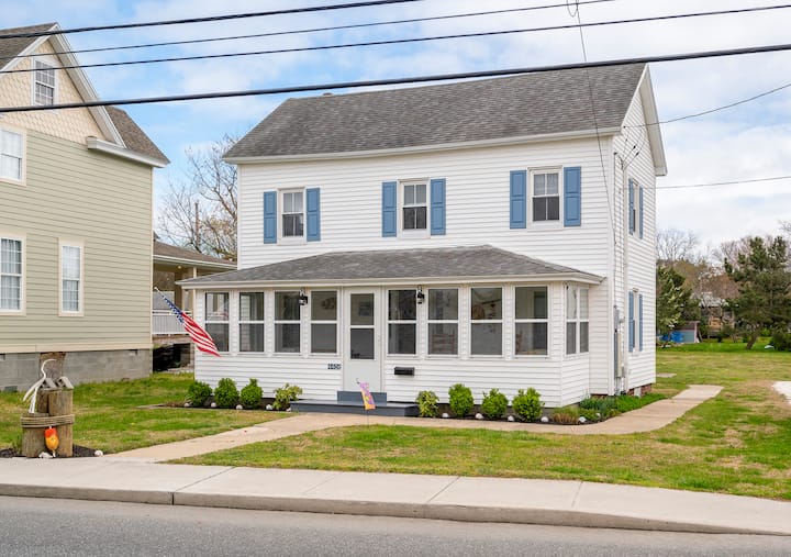Robinson Family Beach House By Seaside Vacations - Chincoteague, VA