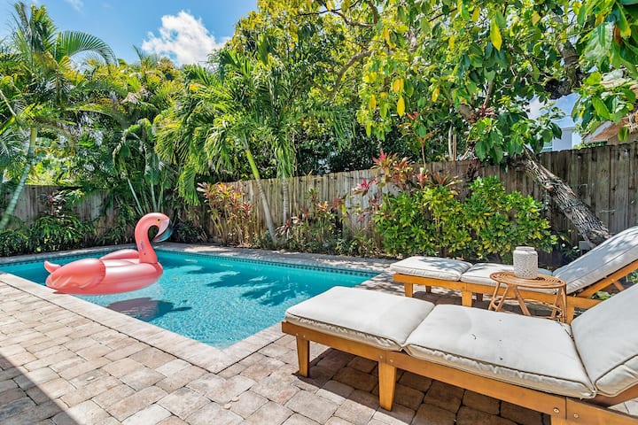 Boho Paradise W/ Heated Saltwater Pool & Suite - West Palm Beach, FL