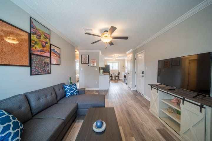 Ov Mosaic - Canal Suite - Norfolk, VA