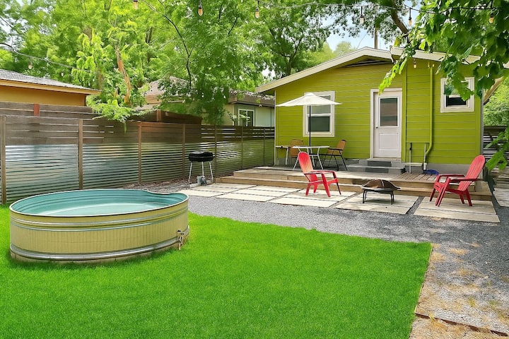 Authenticatxbeauty,fencedyard,pool -