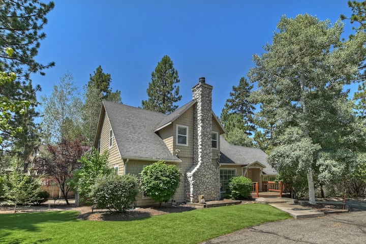 Fox Farm Retreat: Luxury! Gazebo! Huge Yard! - Big Bear Lake, CA
