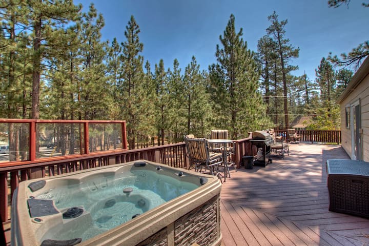 Hot Tub! Expansive Game Room! Walk To Lake!petsok! - Big Bear Lake, CA