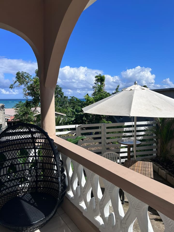 Adorable 1br Cottage Walk To The Beach Priory - Jamaica
