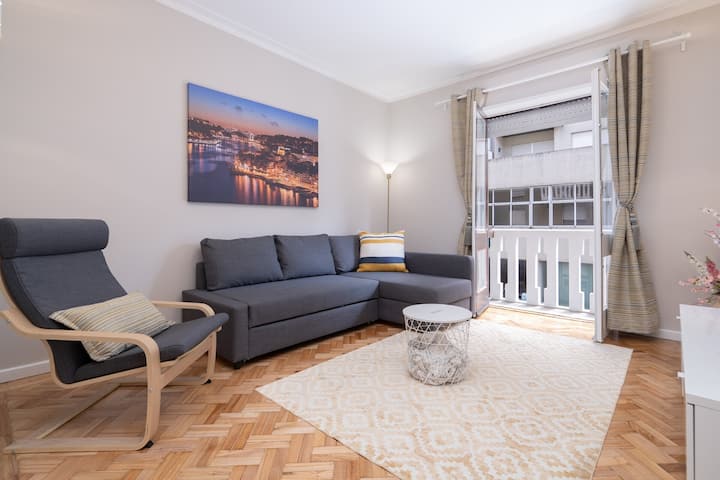 Hostwise - Deluxe Bright Flat W/ Netflix - Porto