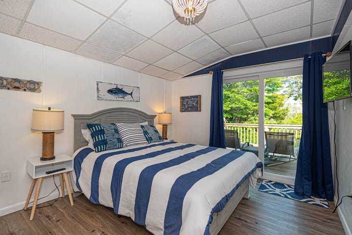 Private Home Oceanside Only 500 Feet To The Sand! - Ocean City, MD
