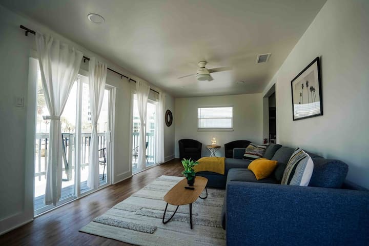 Oceanview 3bd Rental In The Heart Of Jax Beach - Jacksonville