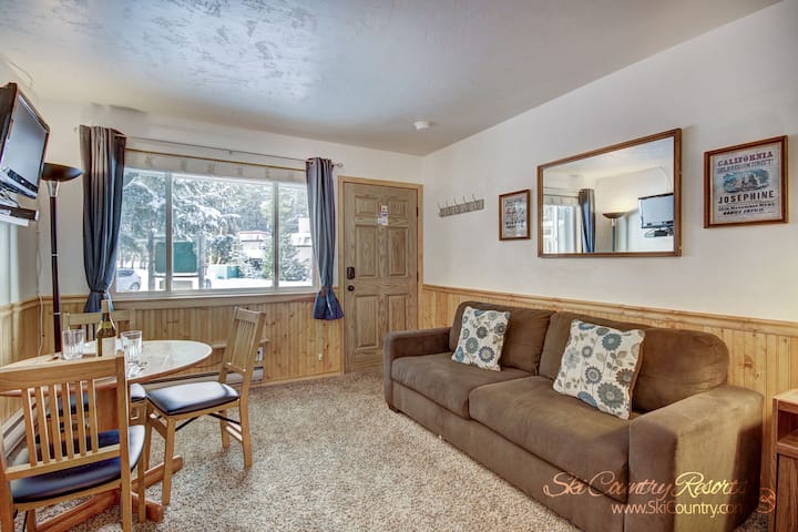 Affordable Condo In Downtown Breck. Spacious Shared Lobby W/ Hot Tubs | Pm3b - Breckenridge, CO