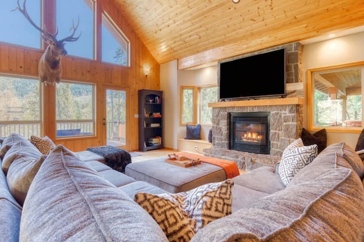 Iron Mountain Lodge Hot Tub And Game Room - Oregon