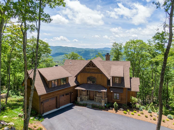 The Refuge At Eagles Nest-hot Tub, Gas Fireplace! - Roan Mountain, TN