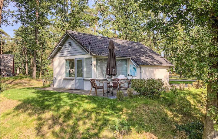 Amazing Home In Stramproy With Wifi - Weert