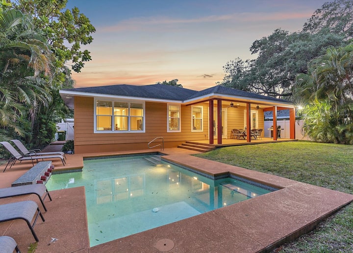 Hyde Park Villa W/ Saltwater Pool + Fire Place! - Sarasota, FL