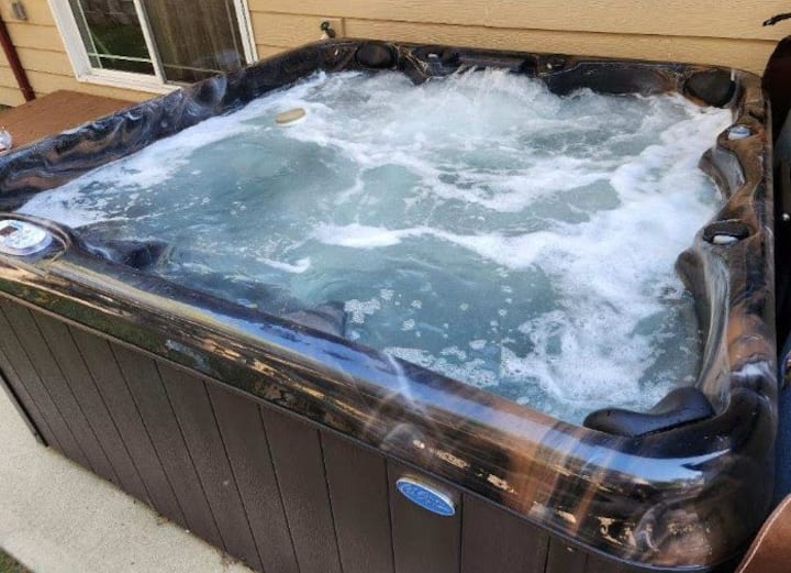 Deer Lodge – Beautiful, Spacious Home With Hot Tub - Brentwood Lake, Twain Harte