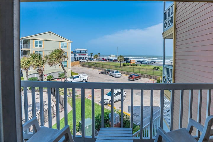 Captain's Cabana Gulf Front Condo - Galveston Island, TX