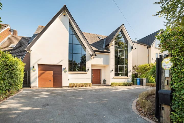 Luxury 5-bedroom Retreat In The Heart Of Cheshire - Knutsford