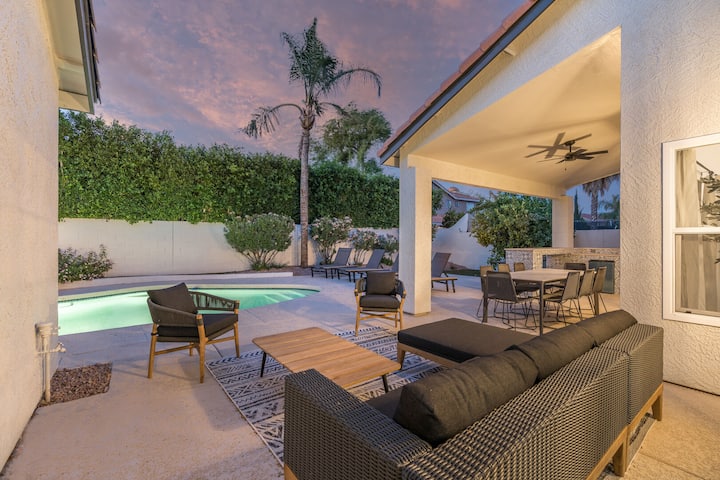 Black Palm! Sparkling Pool, Pool Table, Close To Kierland Entertainment, Newly Designed Beauty! - Phoenix, AZ