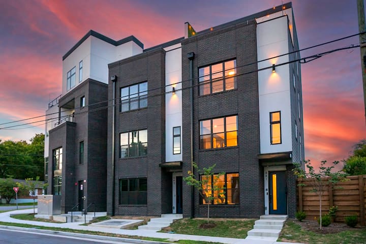 2 Mi To Dt + King Beds & Garage - Nashville, TN