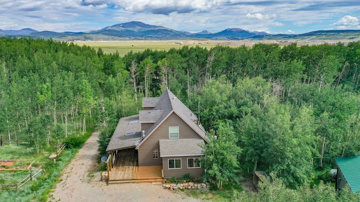 Hot Tub & Mtn Views | Aspen Grove, 23 Mi Breck - Fairplay, CO