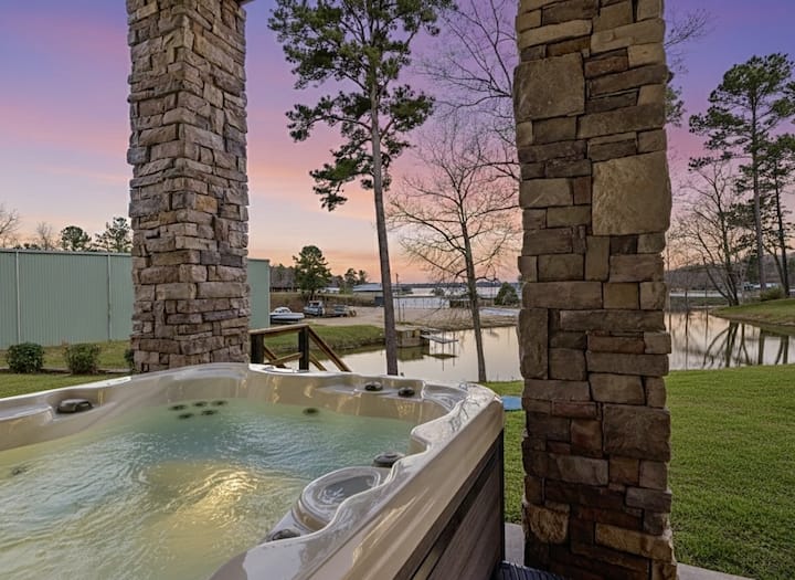 Dock, Lakeview Hot Tub, Fire Pit, Kayaks - Lake Martin, AL