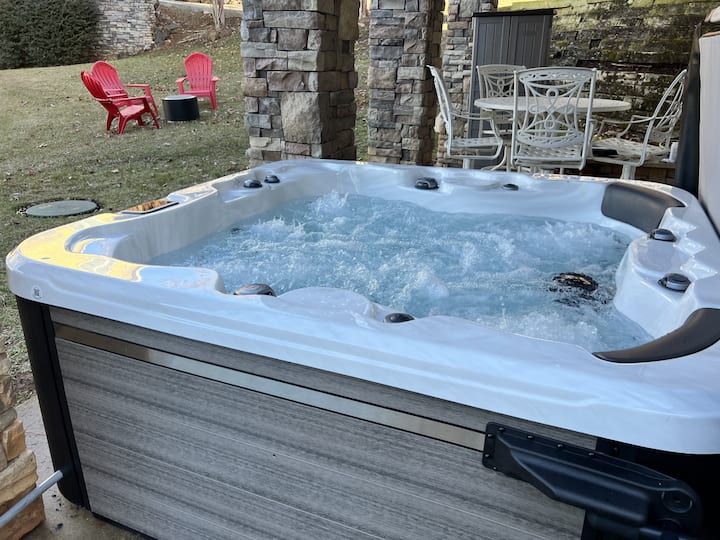 Relax With Family - Hot Tub, Fire Pit, Kayaks - Lake Martin, Dadeville