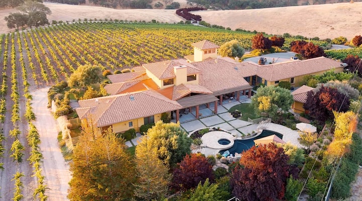 Dresser Winery Estate Villa! Pool, Hot Tub, Sauna! - Paso Robles, CA