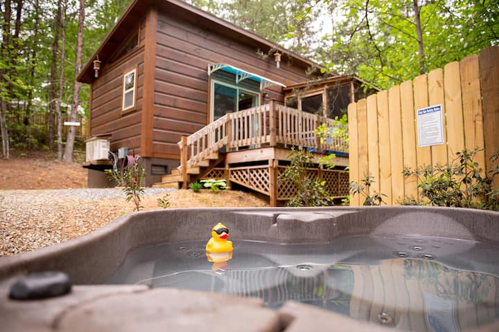 Serenity Ridge Cabin A: Couple's Getaway + Hot Tub - Lake Lure, NC