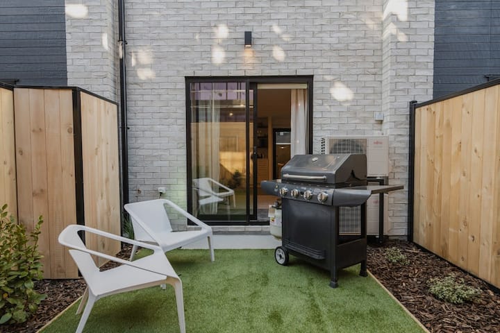 4-sleeper City Home | 2br Retreat W/ Bbq & Yard - West Coast