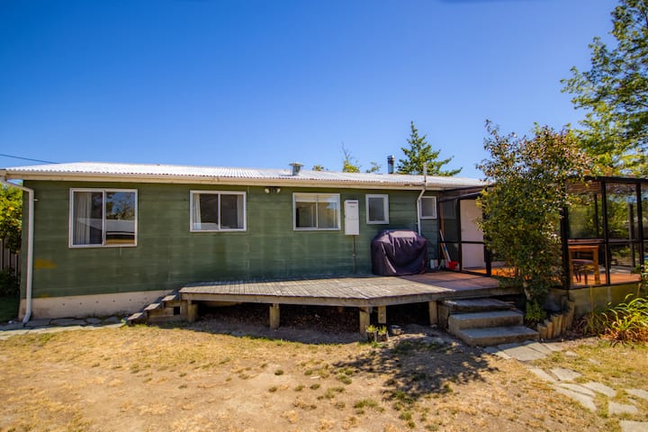 Heavenly Hallewell: Private And Centrally Located - Twizel
