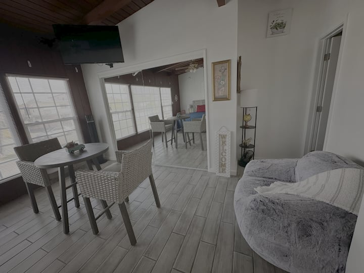 1.3m To Beach | Close To Lax & Park | Pets #3 - 리돈도비치