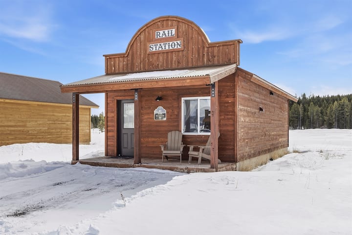 Rustic Old West Cabin Near Yellowstone - Island Park, ID