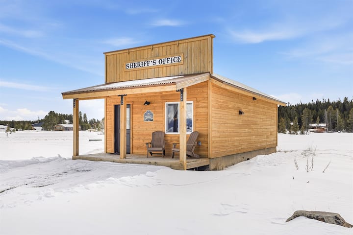 Rustic Old West Cabin Near Yellowstone - Island Park, ID
