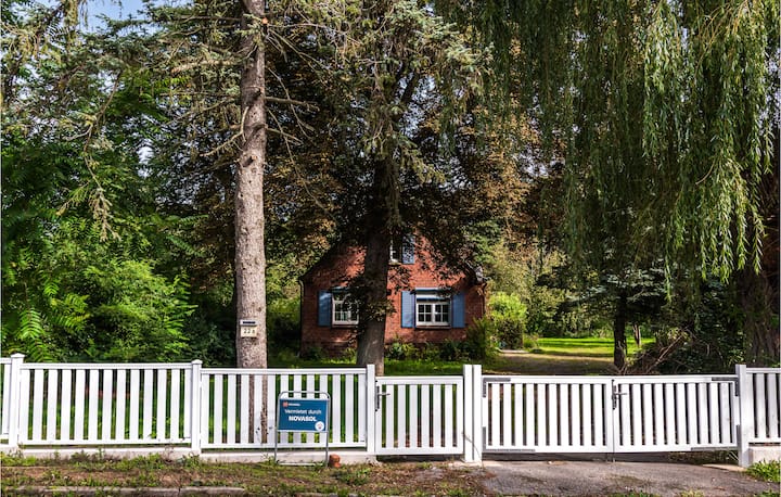 3 Bedroom Gorgeous Home In Neukloster - Neukloster