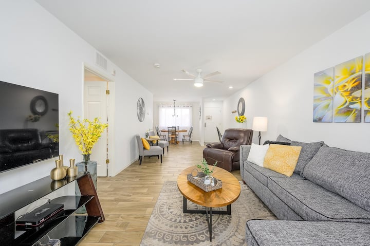 Casa Amarillo-top Floor Updated Unit - 