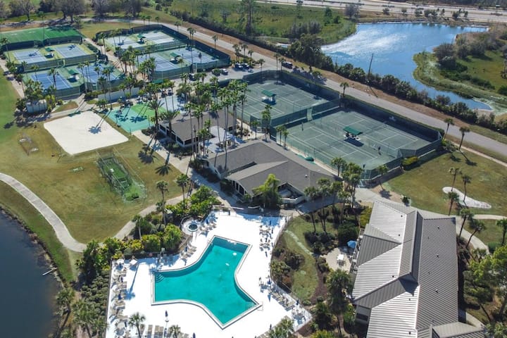 Golf View Condo W/ Private Patio |Resort Amenities - Wesley Chapel, FL