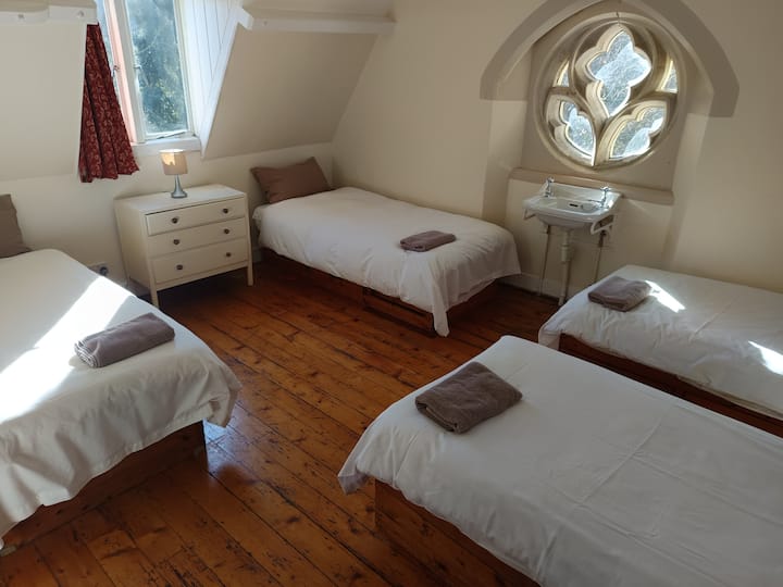 Quadruple-salle De Bain Partagée - Axminster